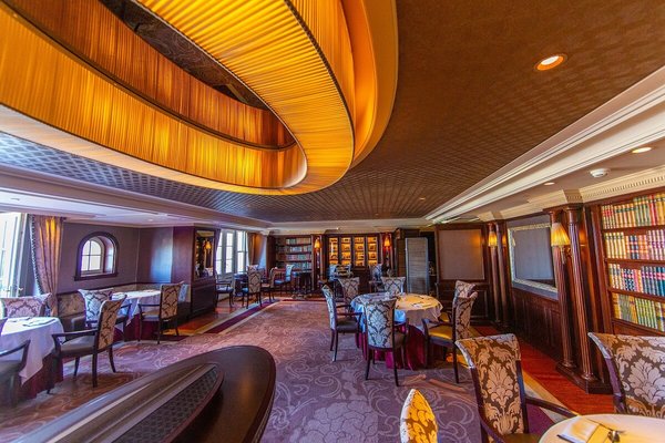 Castle Club und Suiten im Disneyland Hotel