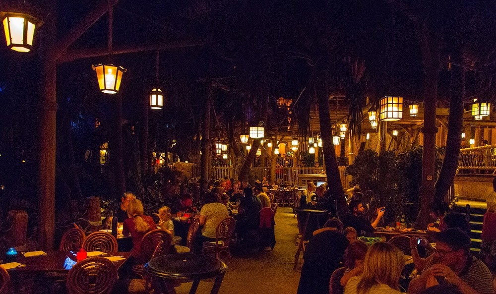 Restaurants im Adventureland: Essen & Trinken in Disneyland