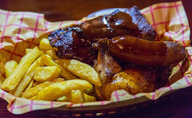 Cowboy Cookout Barbecue - Restaurant in Disneyland