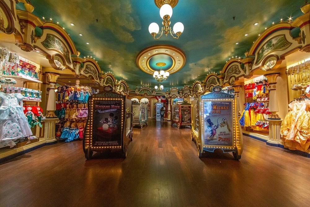 Shopping in der Main Street, U.S.A. im Disneyland Paris
